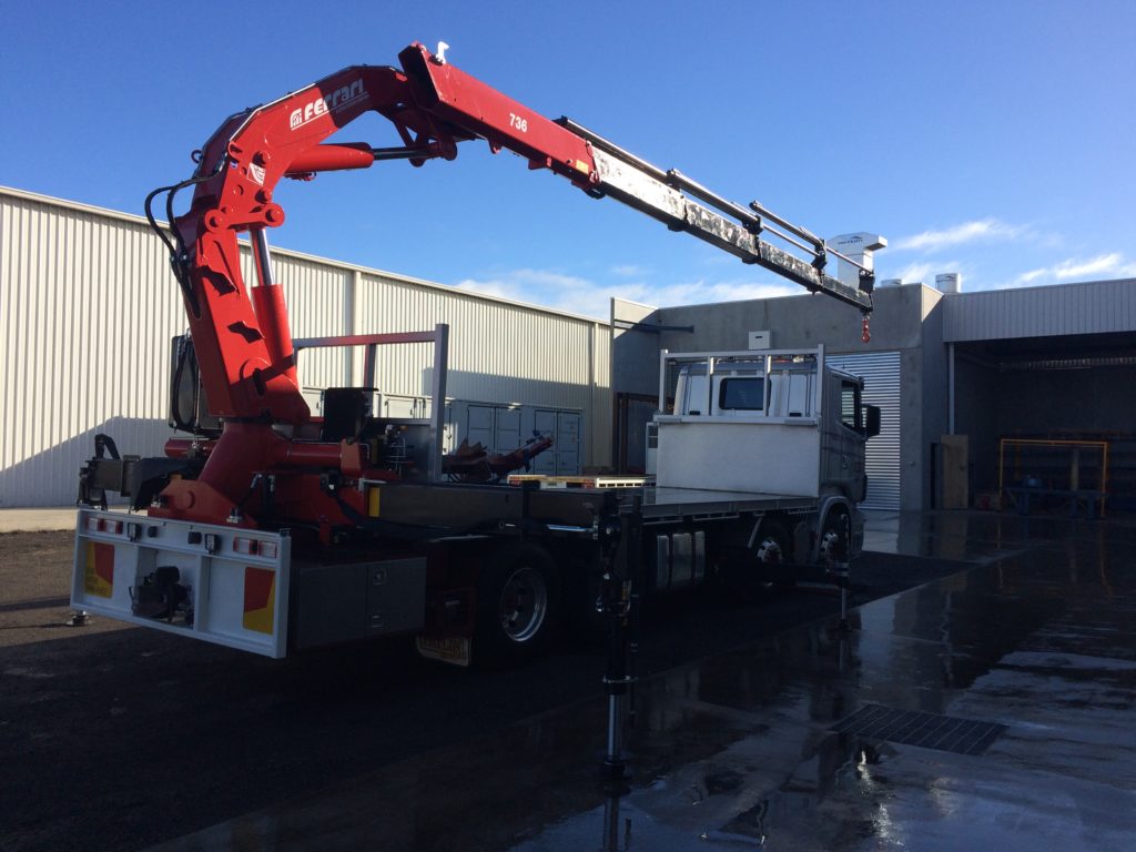Hyva 20-57 Hook Lift with Tarp System | LV Truck Cranes