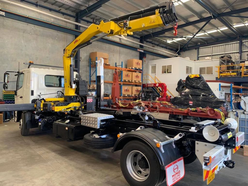 Hyva Crane HB90E4 & 9-45S Hook Lift | LVTC Transport Equipment